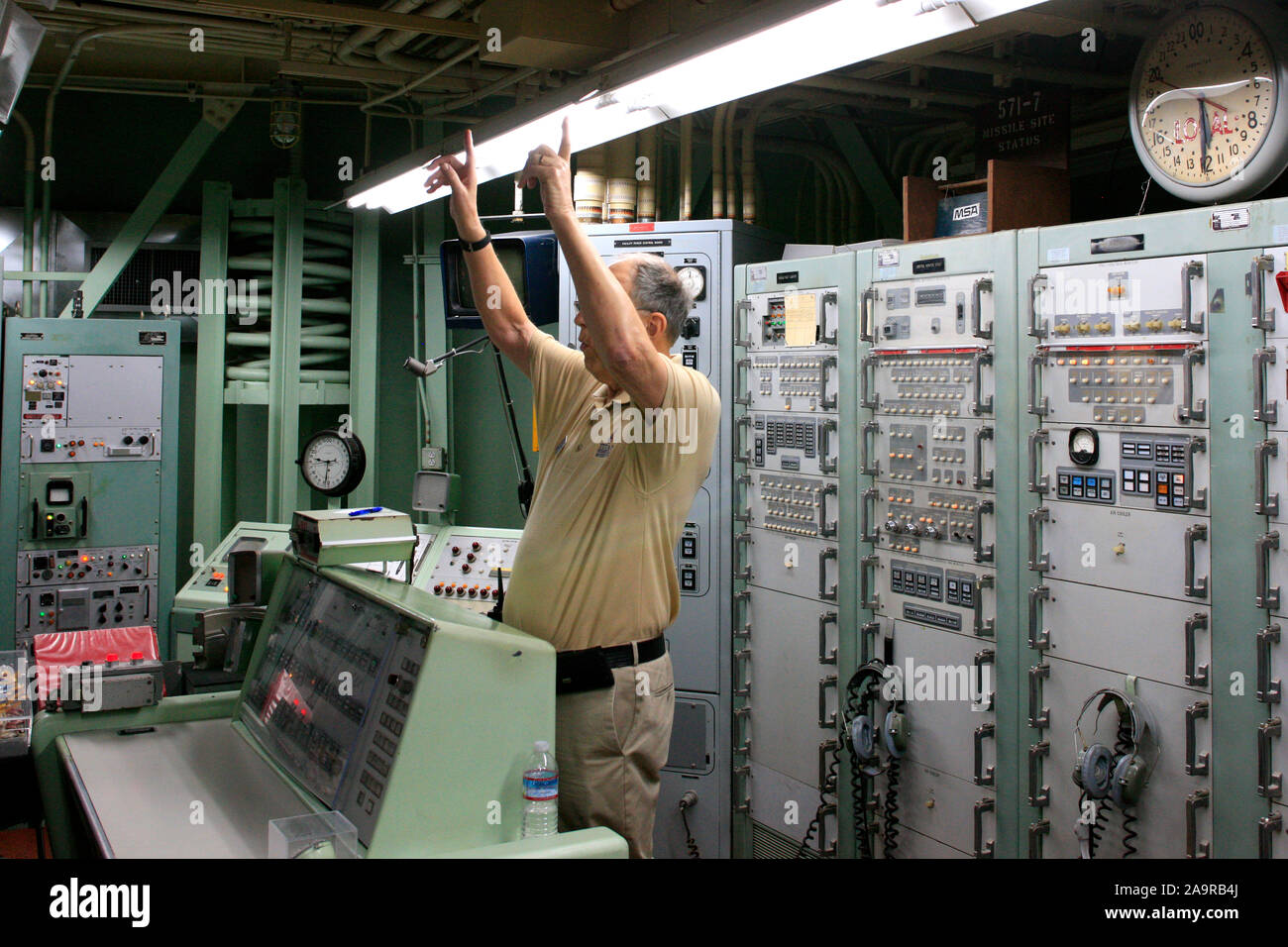 Underground command center hi-res stock photography and images - Alamy