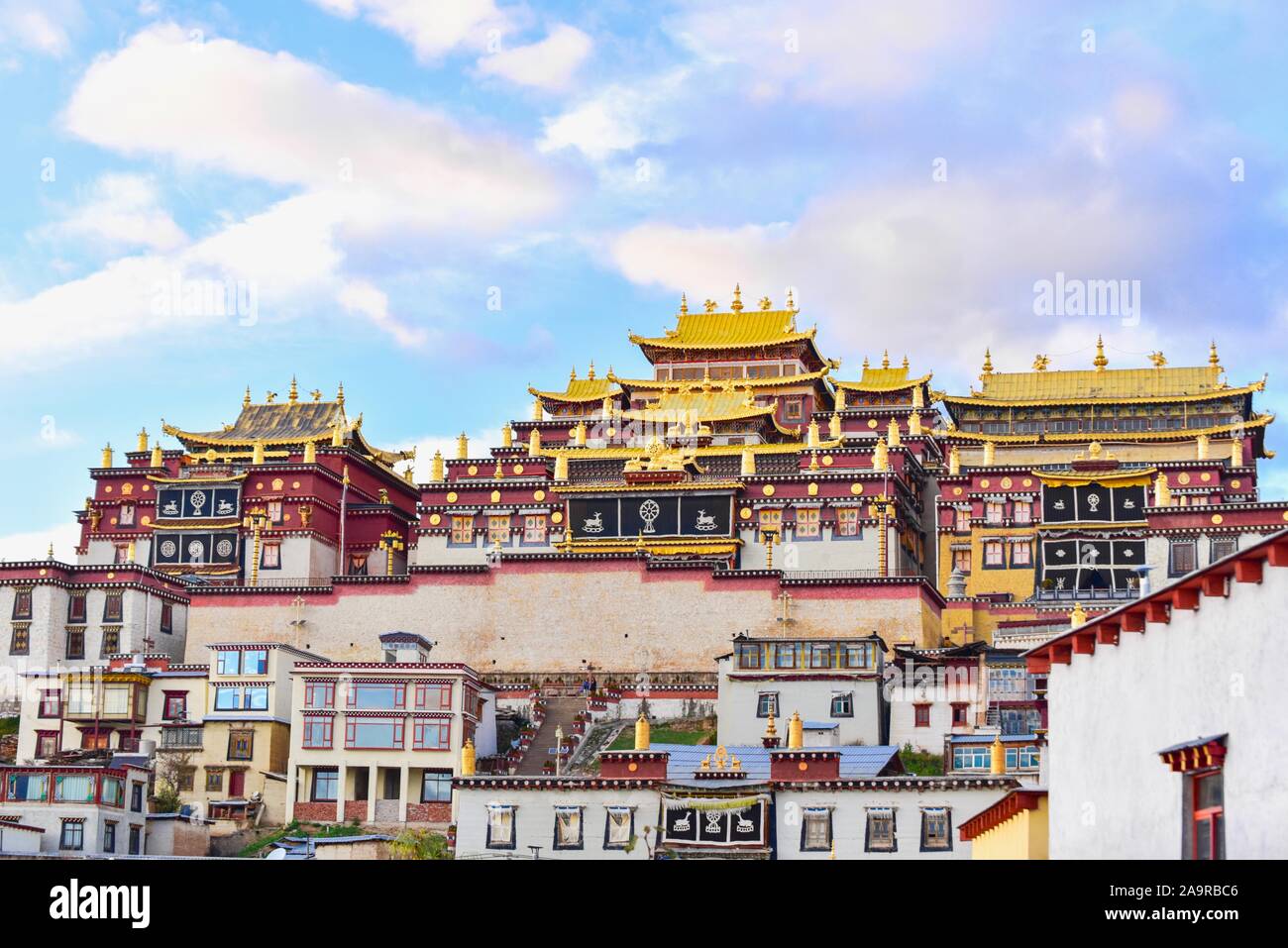 Shangri la songzanlin monastery hi-res stock photography and images - Alamy