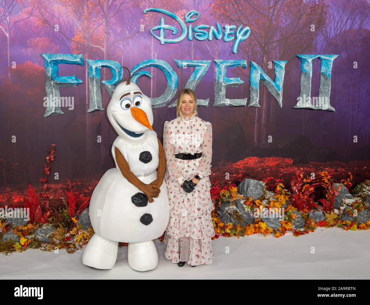 Frozen olaf movie disney hi-res stock photography and images - Alamy