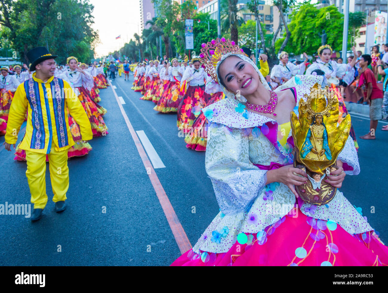 Participants in the Aliwan fiesta in Manila Philippines Stock Photo - Alamy