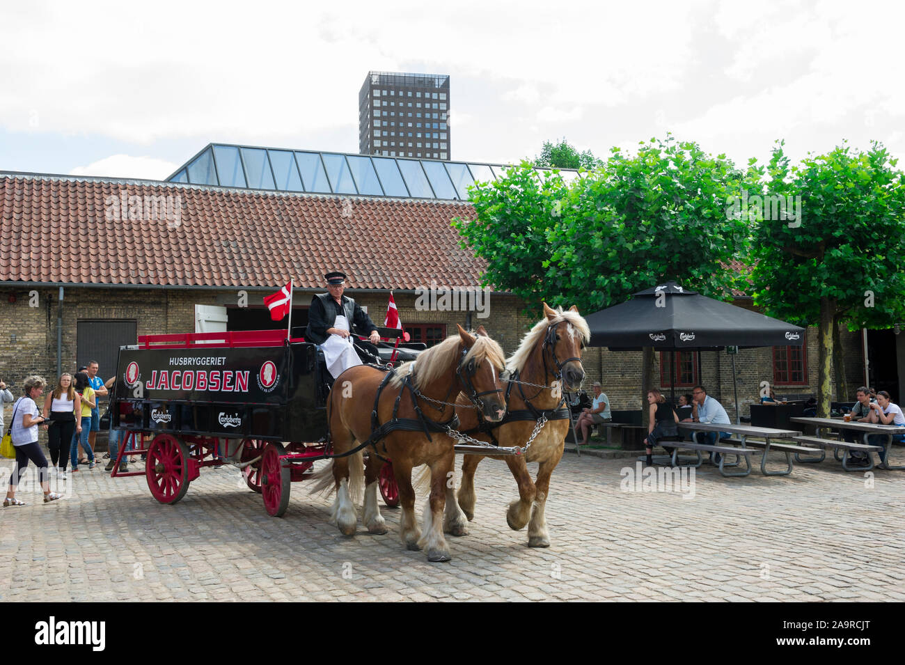 A horse drawn cart at the Carlsberg Brewery, Copenhagen, Denmark Stock ...