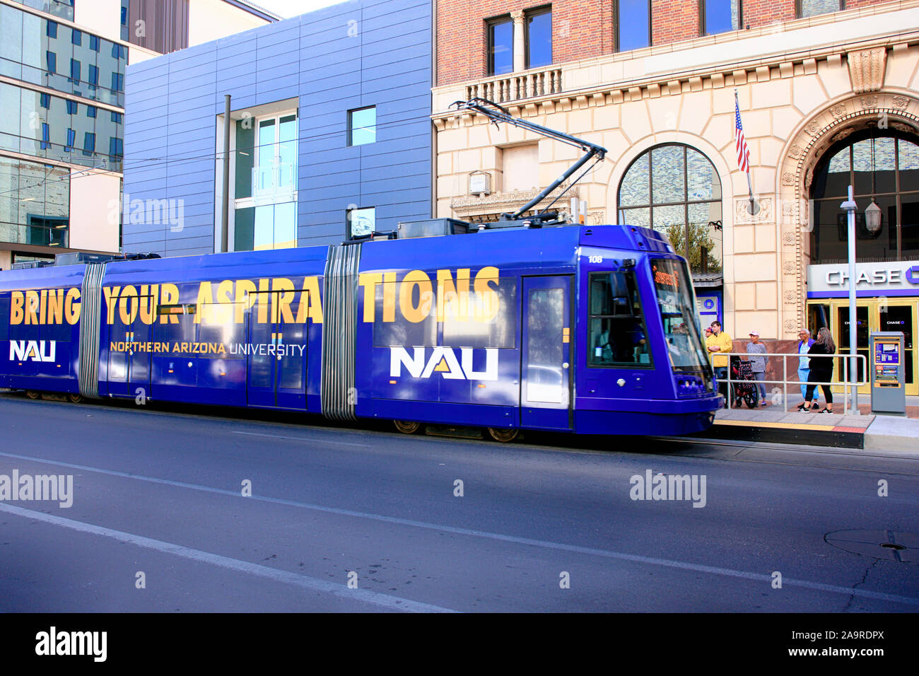 Streetcar must stop hi-res stock photography and images - Alamy
