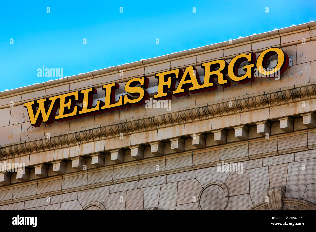 Wells fargo bank building in hi-res stock photography and images - Alamy