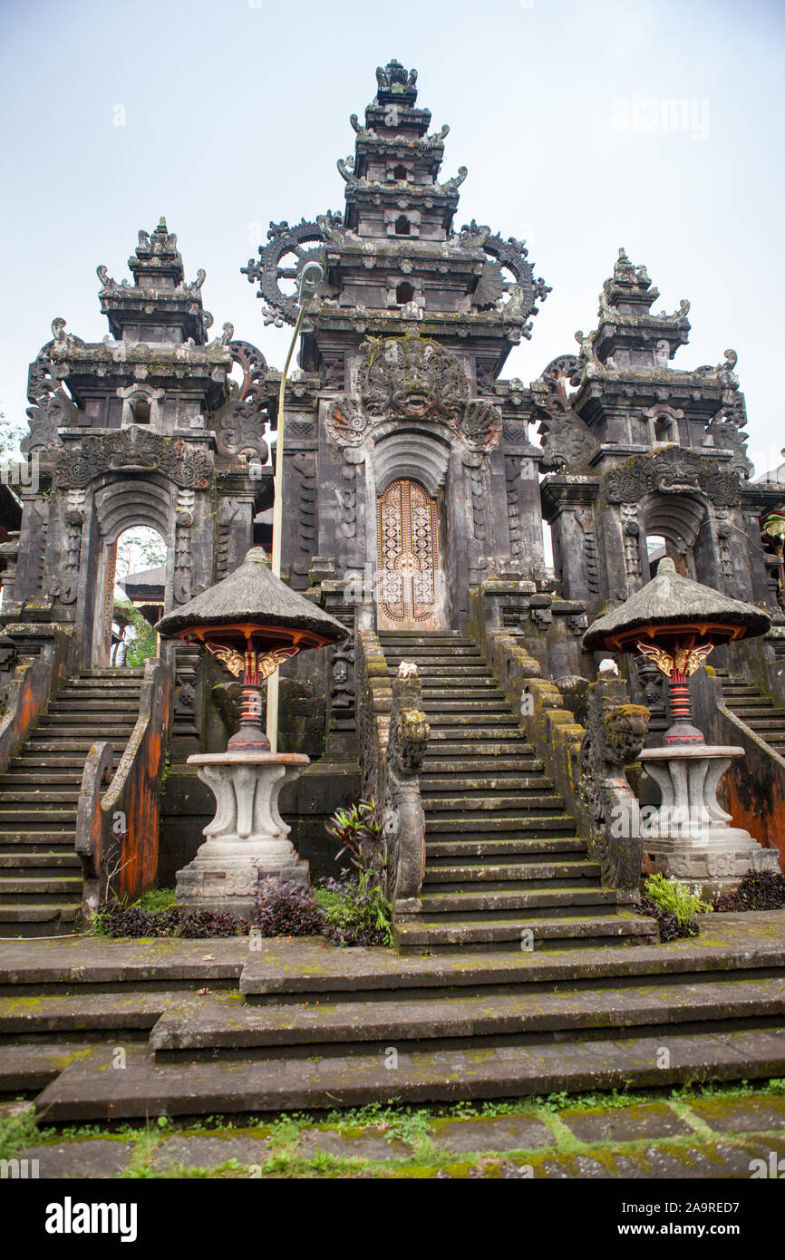 Balinese temple hi-res stock photography and images - Alamy