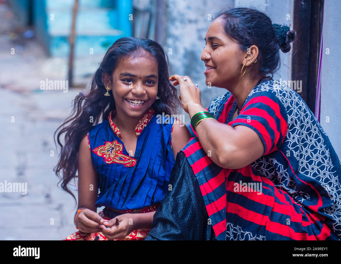 Indian women in Dharavi neighborhood in Mumbai , India Stock Photo - Alamy
