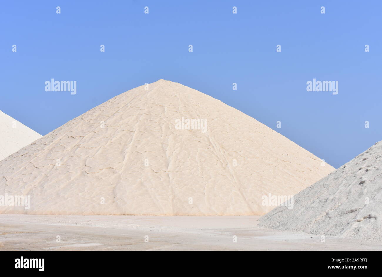 Pyramid of salt hi-res stock photography and images - Alamy