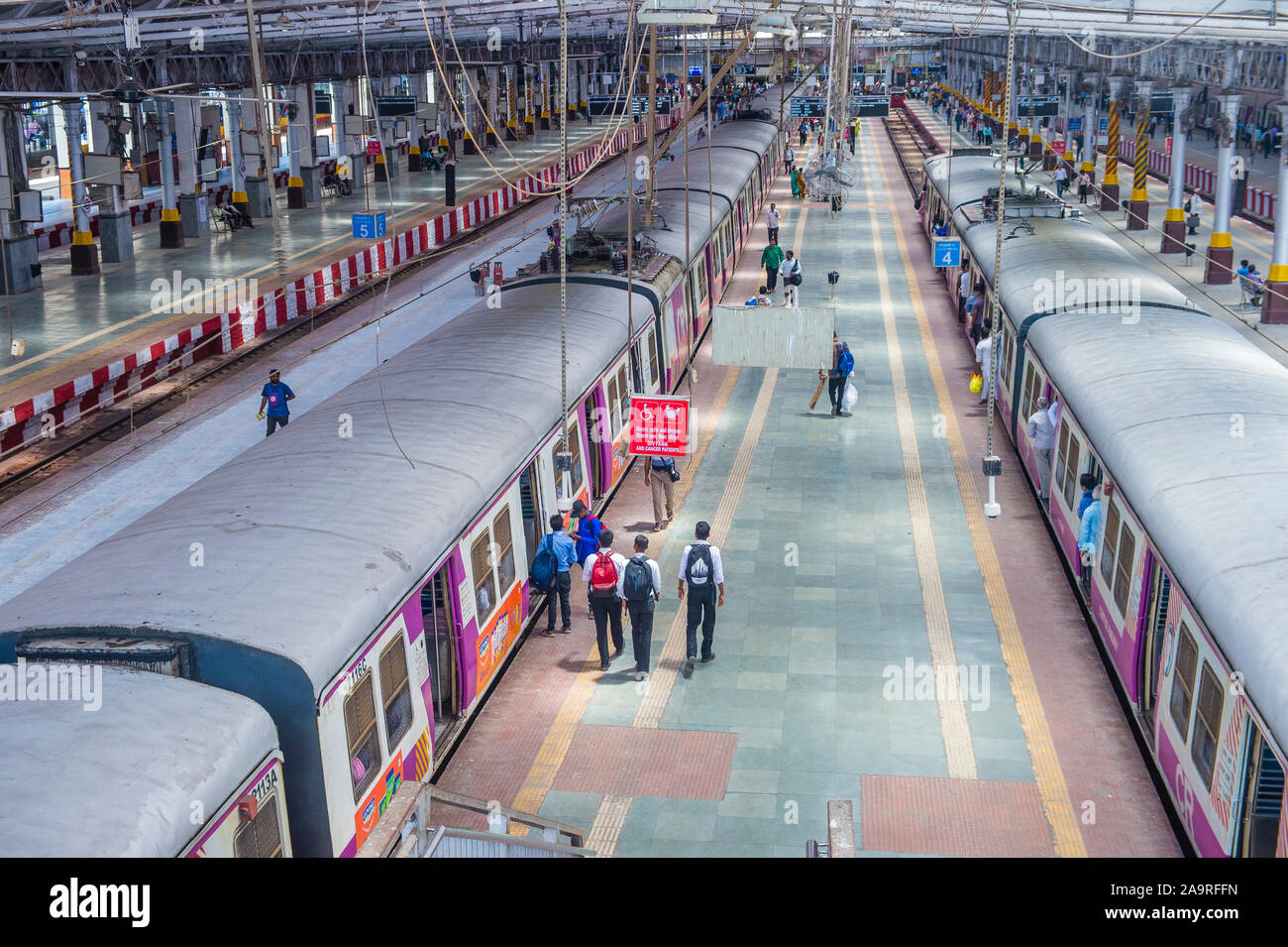 The suburban railway in Mumbai India Stock Photo - Alamy