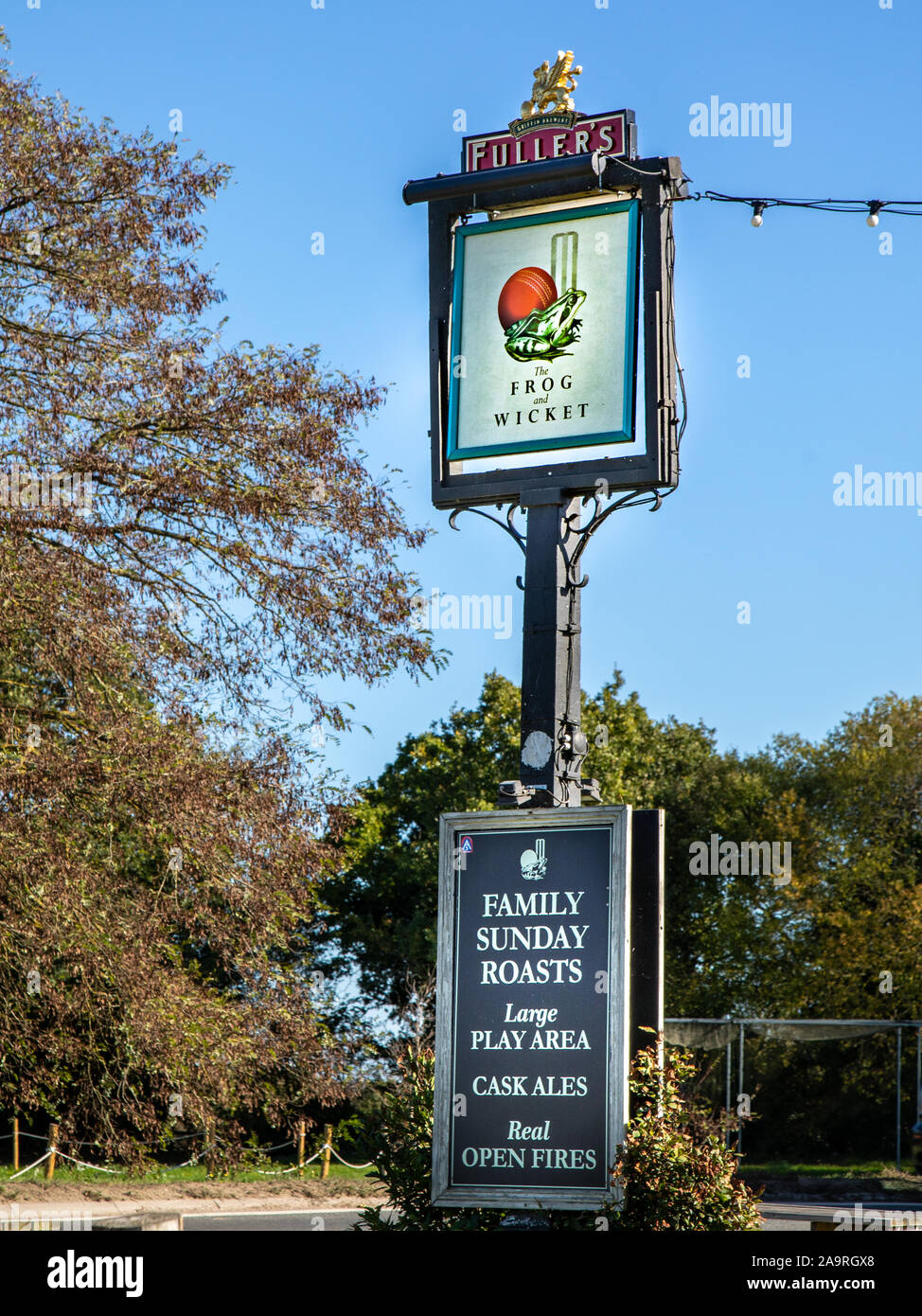 Yateley village hi-res stock photography and images - Alamy