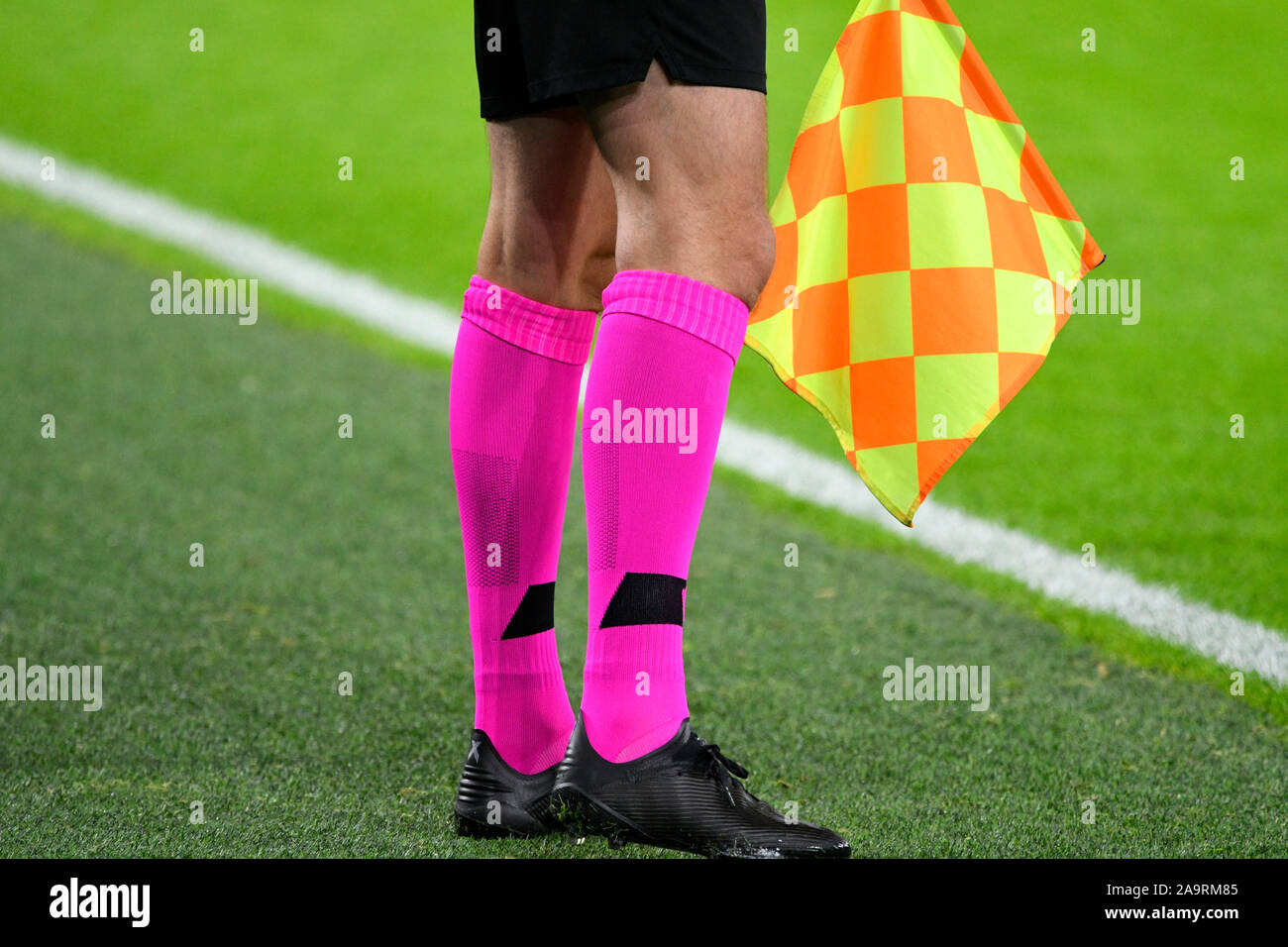 Assistant referee football kit hi-res stock photography and images - Alamy