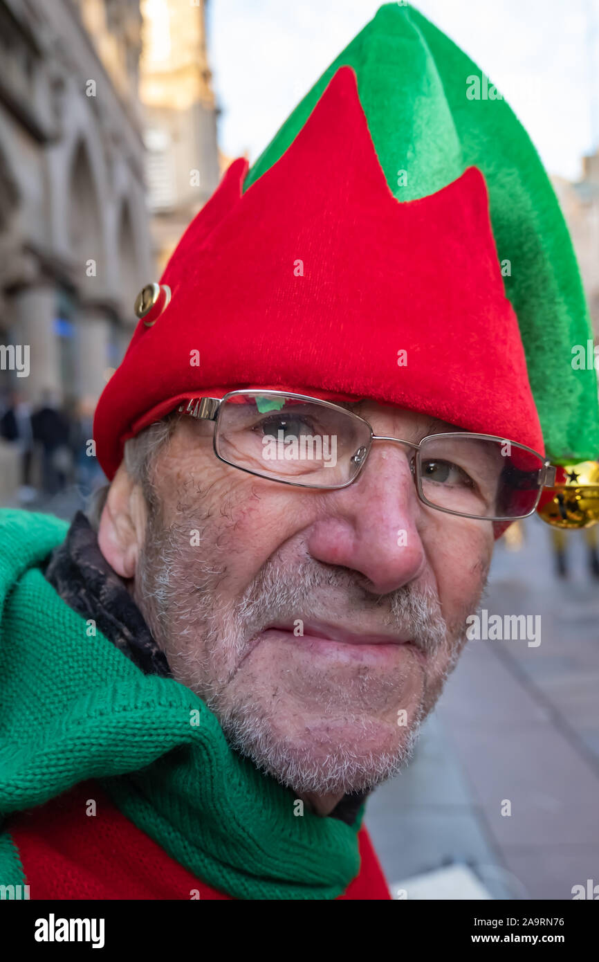 Entertainer elf hi-res stock photography and images - Alamy