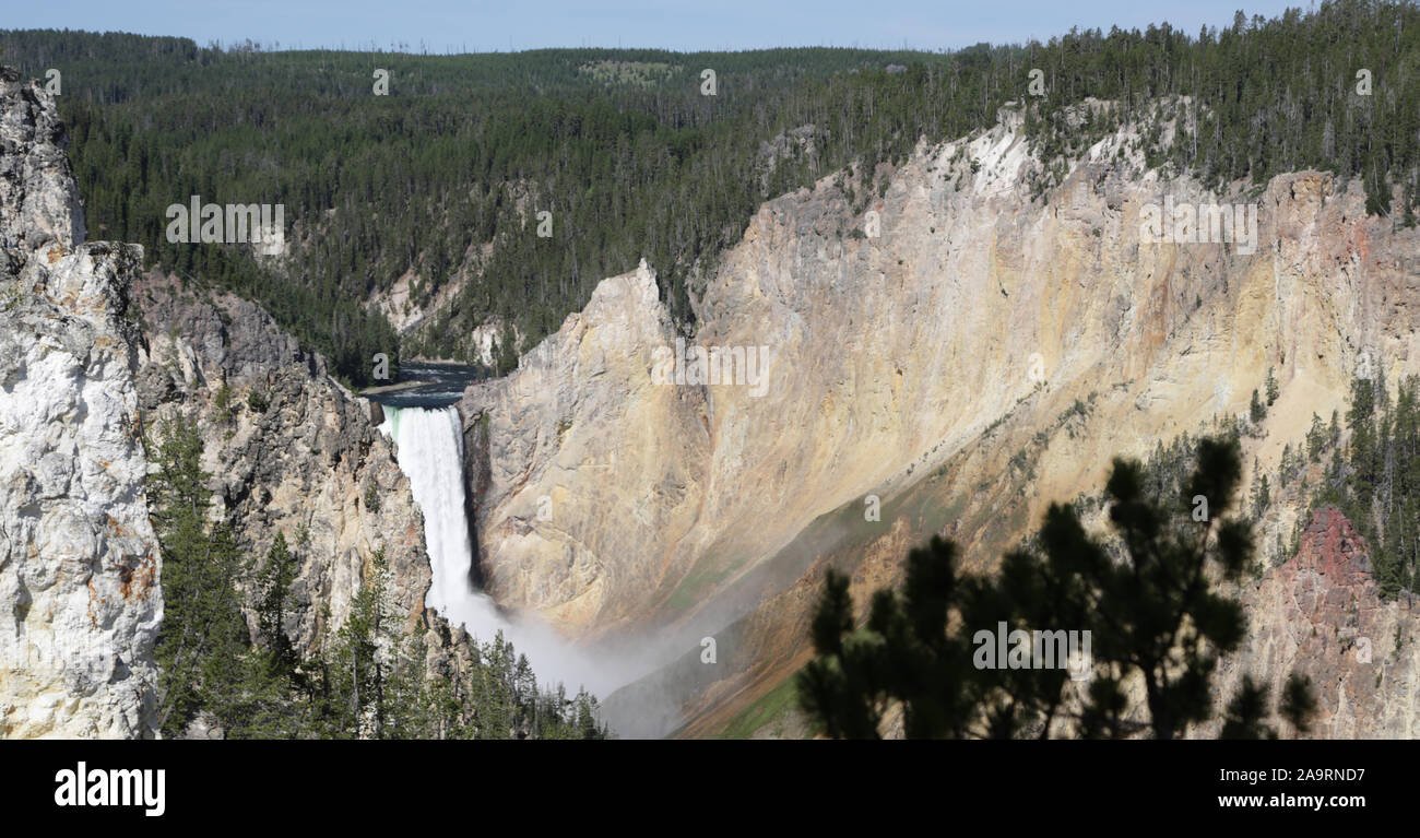 in USA inside the yellowstone national park the brauty of amazing ...