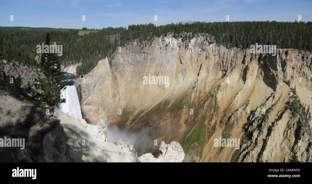in USA inside the yellowstone national park the brauty of amazing ...