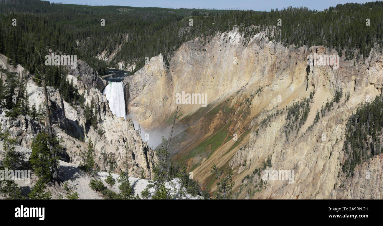 in USA inside the yellowstone national park the brauty of amazing ...