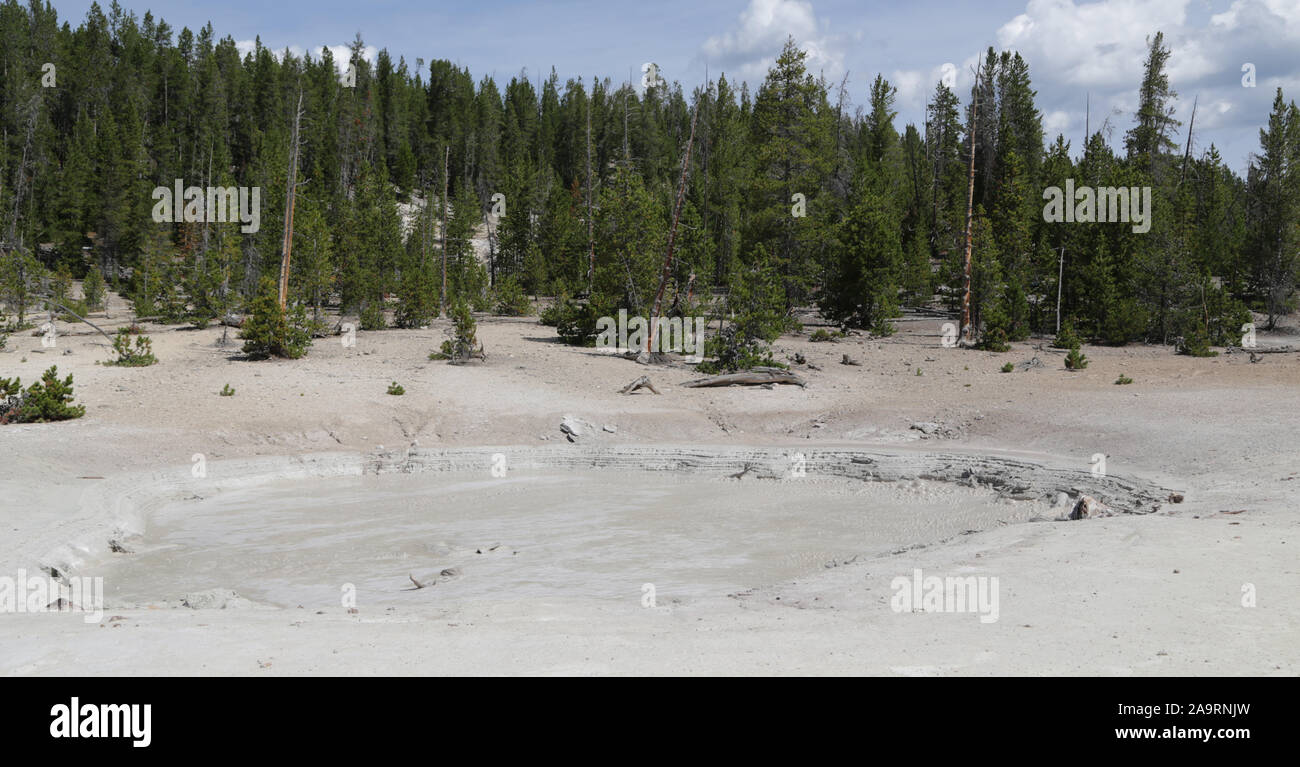 in USA inside the yellowstone national park the brauty of amazing ...