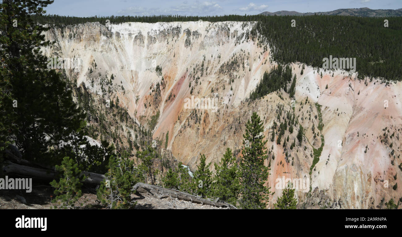 in USA inside the yellowstone national park the brauty of amazing ...