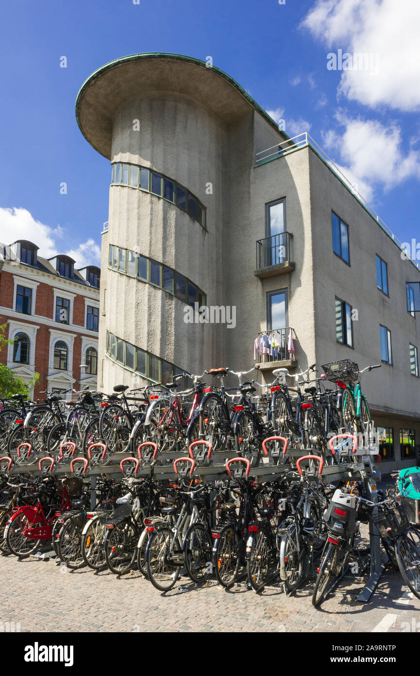 Stacked bicycles hi-res stock photography and images - Alamy