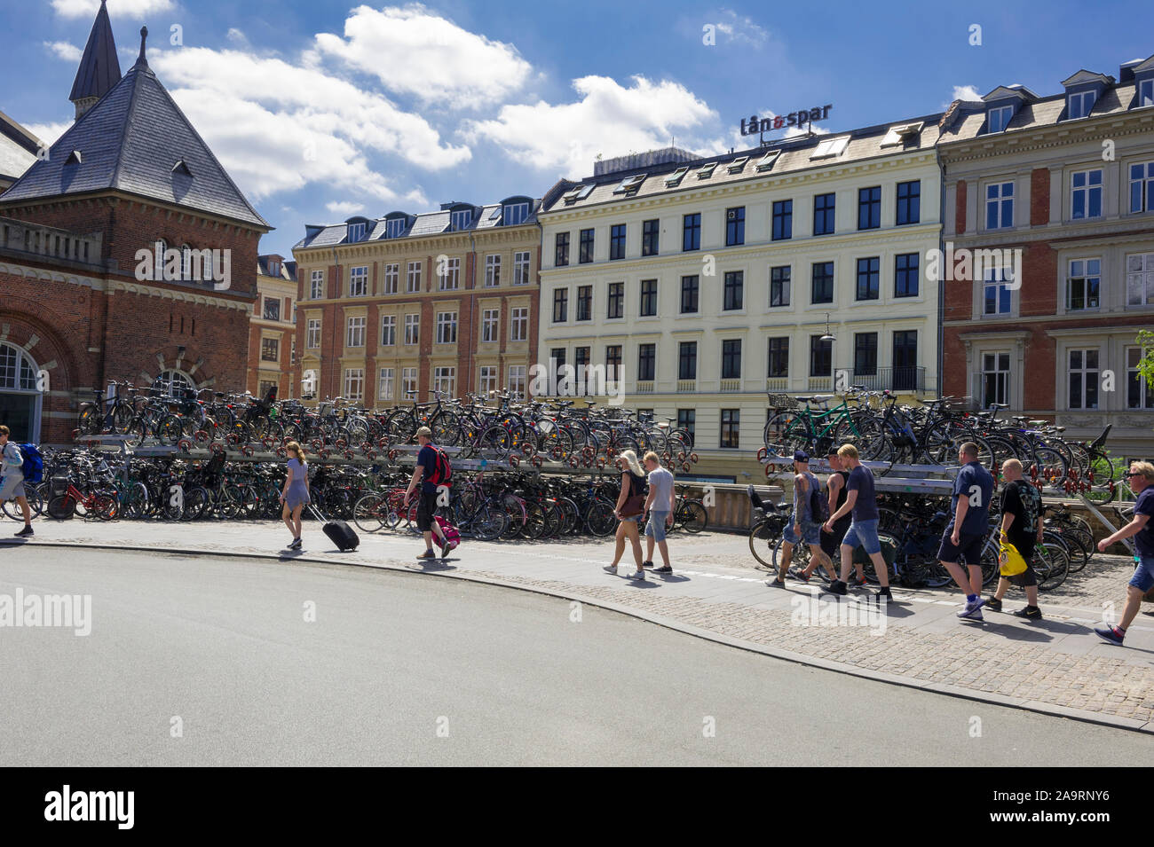 Double deck bicycle racks hi-res stock photography and images - Alamy