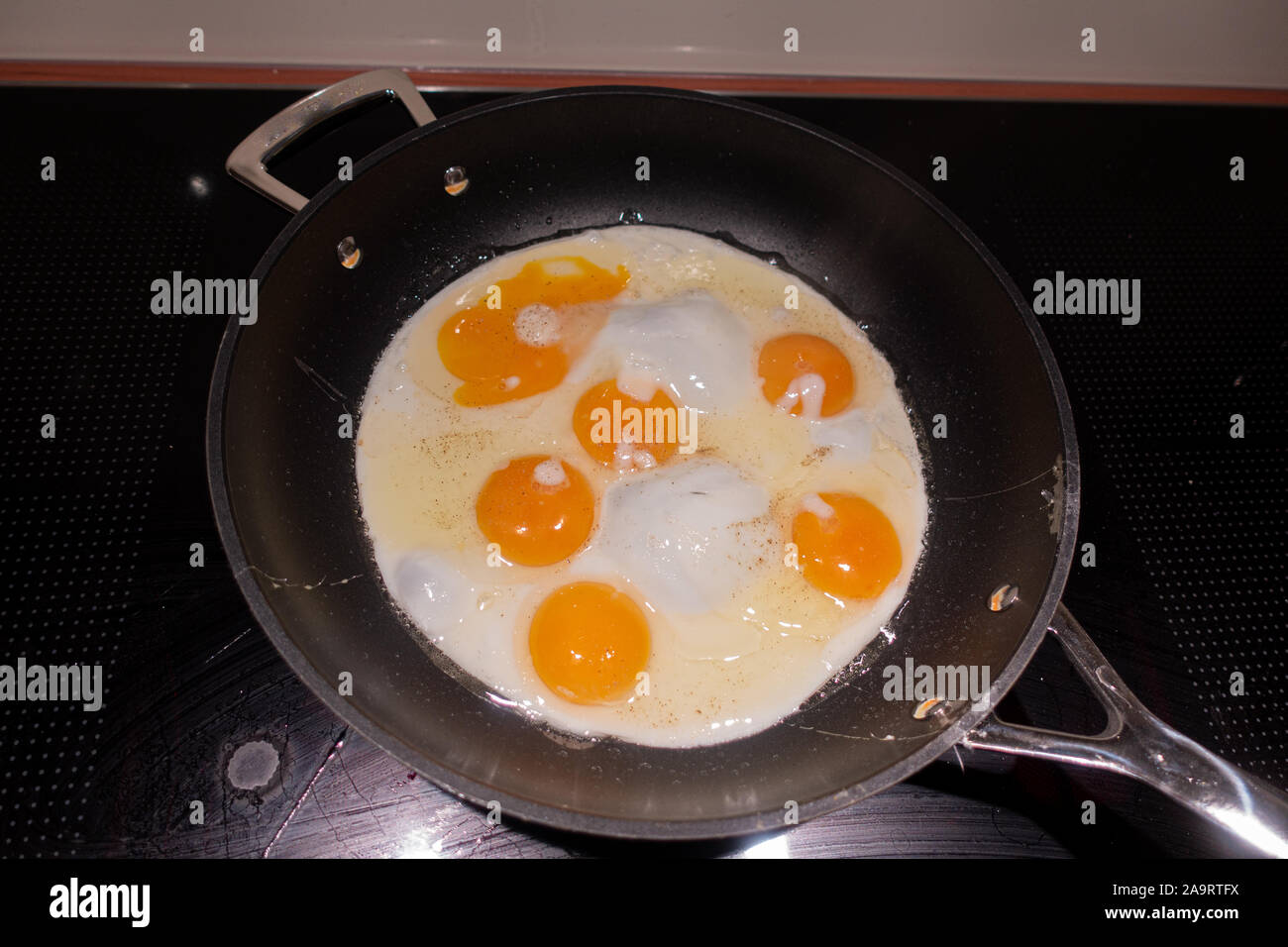 6 fried eggs hi-res stock photography and images - Alamy