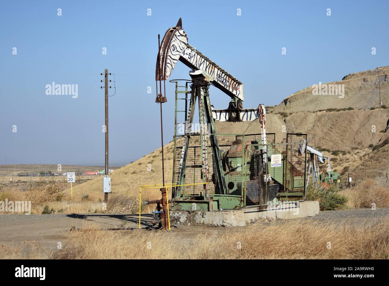 Oil Pumper America High Resolution Stock Photography and Images - Alamy