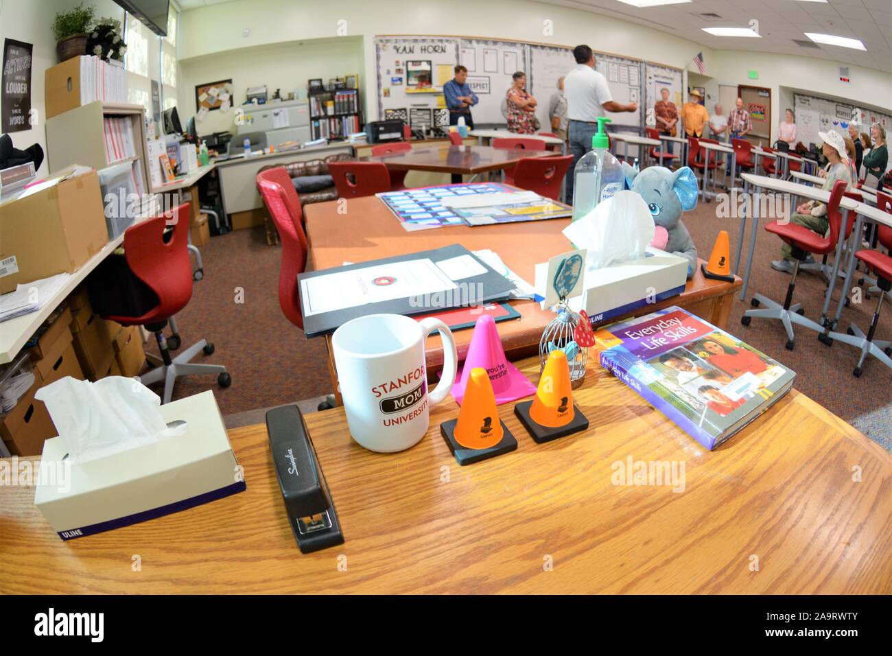 Social distance classroom hi-res stock photography and images - Alamy