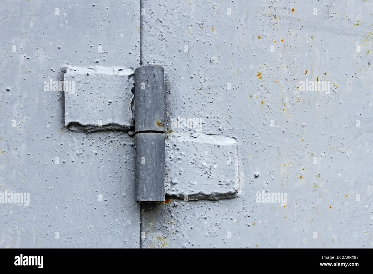 Iron plate attached hi-res stock photography and images - Alamy