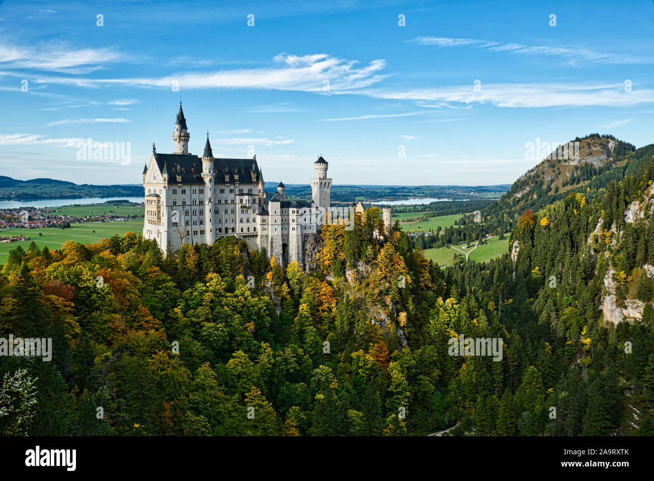 A landscape view of the Bayern Neuschwanstein Stock Photo - Alamy