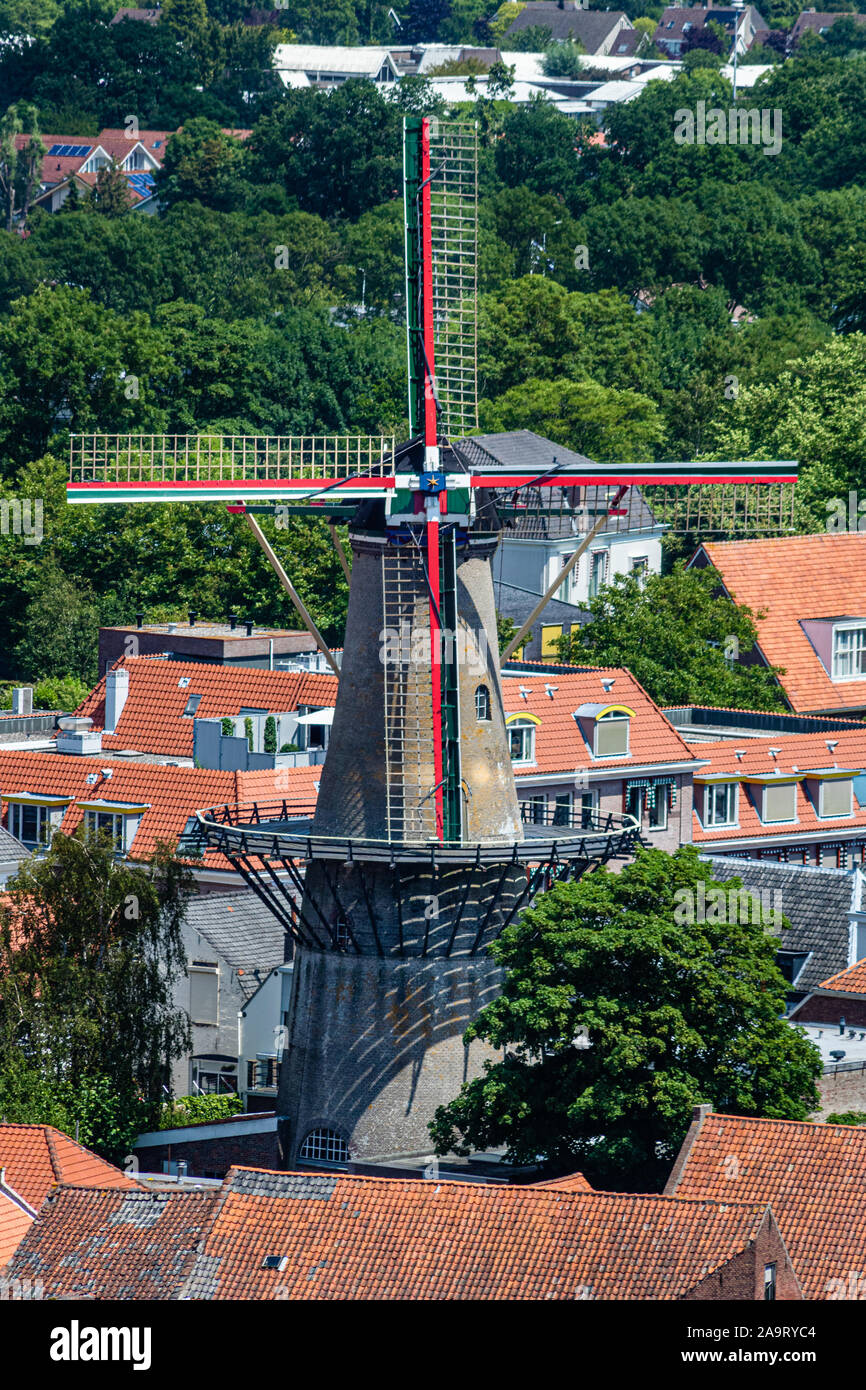 Dutch windmill houses hi-res stock photography and images - Alamy