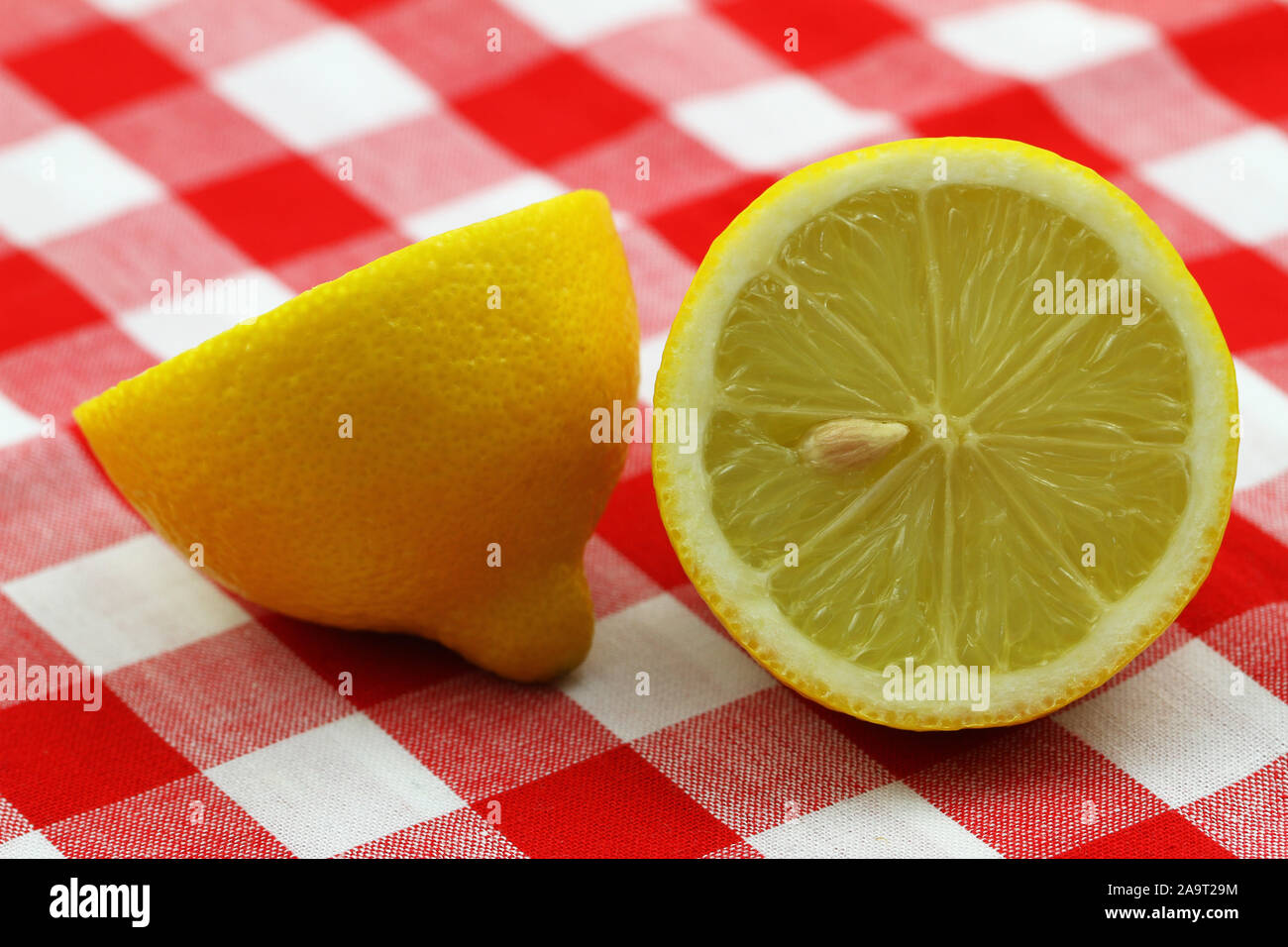 Citrus cross section hi-res stock photography and images - Alamy