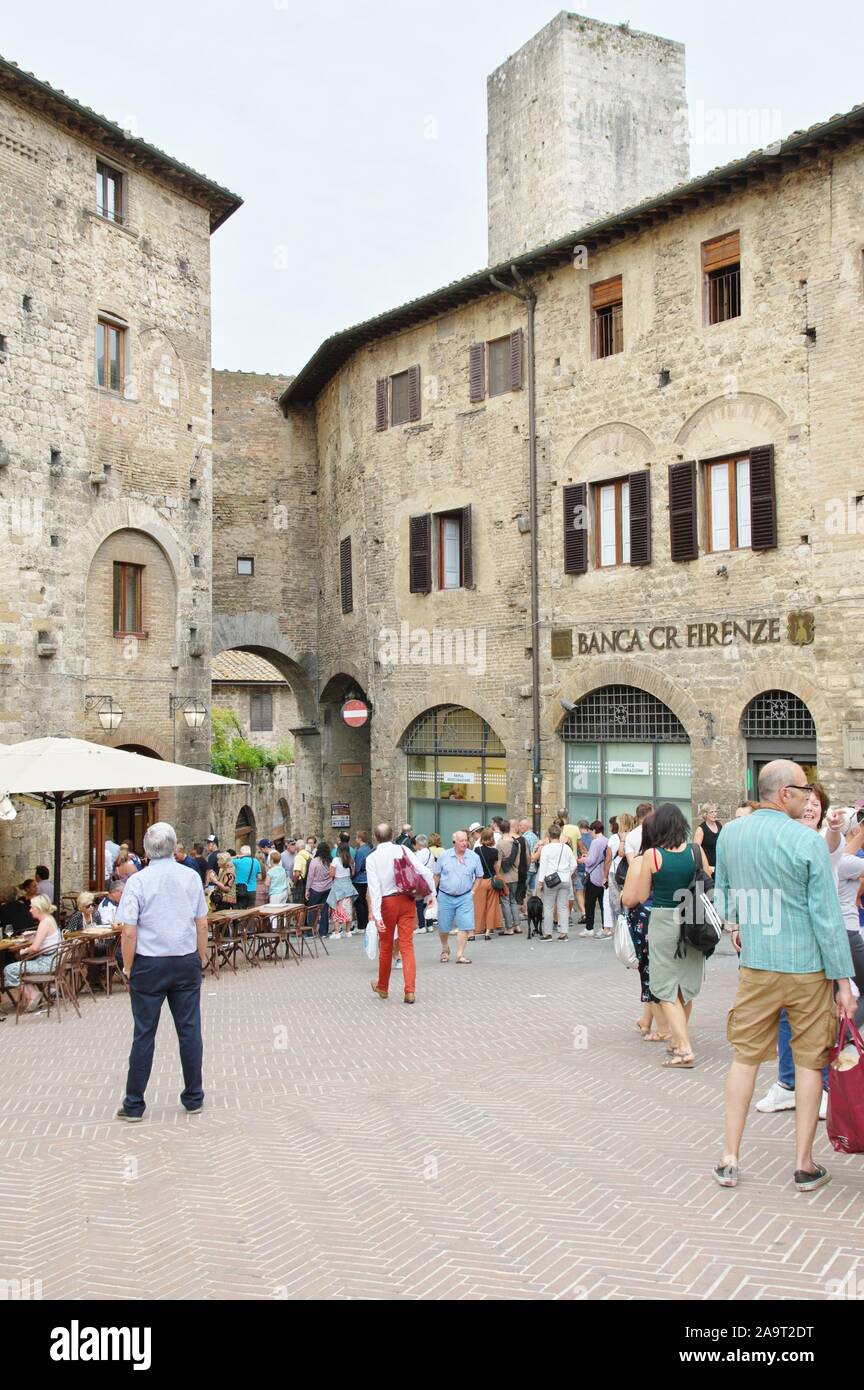 Medieval tenements hi-res stock photography and images - Alamy