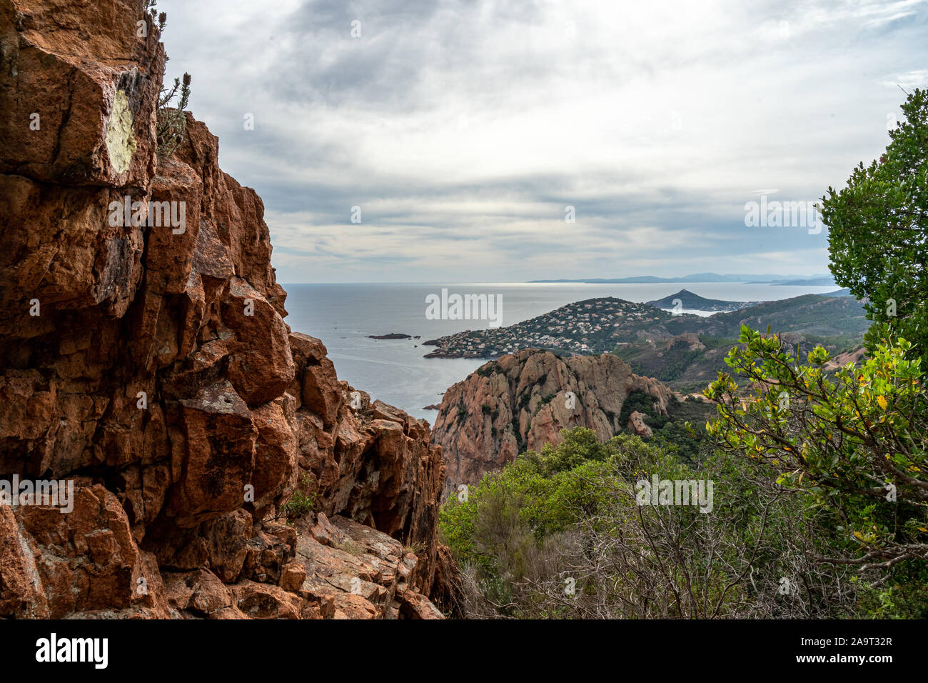cap roux hiking trail In the red rocks of the Esterel mountains with ...