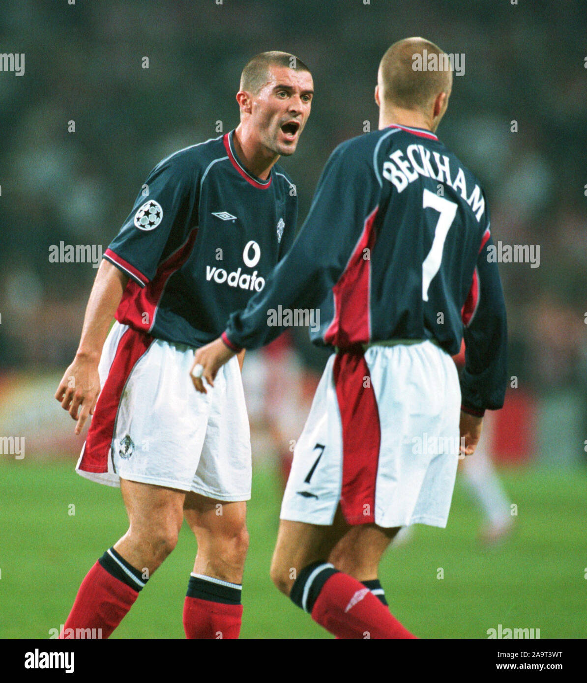 David beckham manchester united 2000 hi-res stock photography and ...