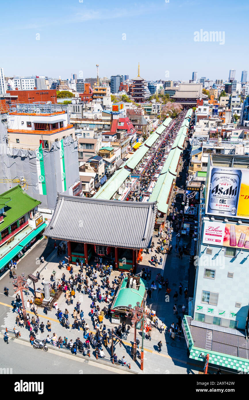 Tokyo. Asakusa shrine and Sensoji temple at the end of the Nakamise, a ...