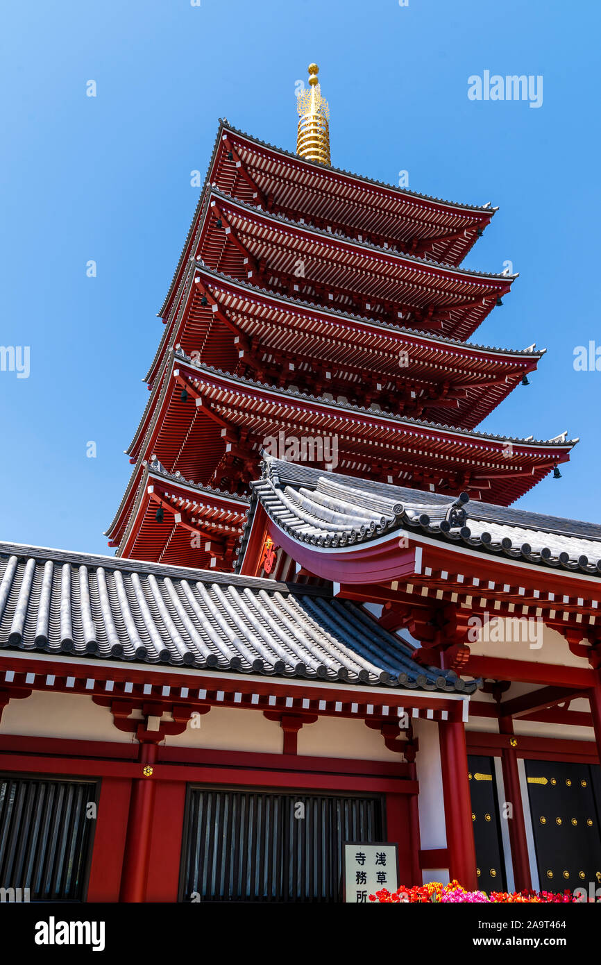 Tokyo, The popular Asakusa shrine and Sensoji temple. The five story ...