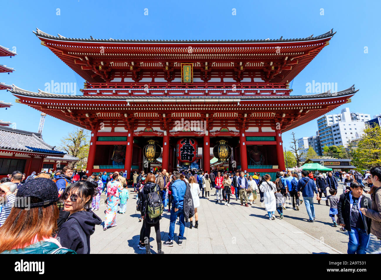 Asakusa temple front gate hi-res stock photography and images - Alamy
