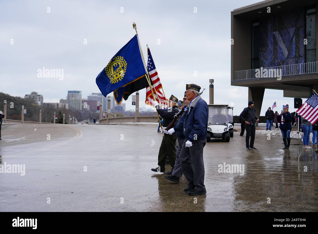 Many Veterans all over Wisconsin come out to Veterans Day Parade ...