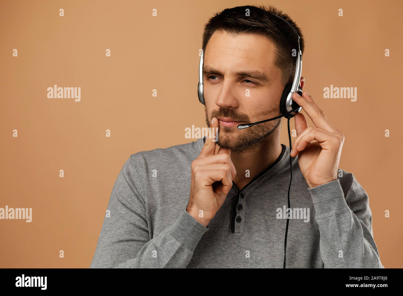 Telesales worker hi-res stock photography and images - Alamy