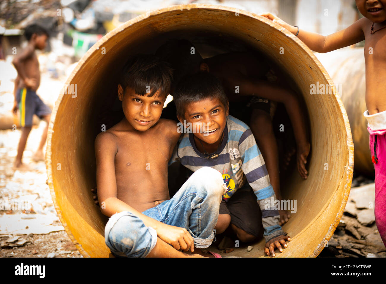 India garbage hi-res stock photography and images - Alamy