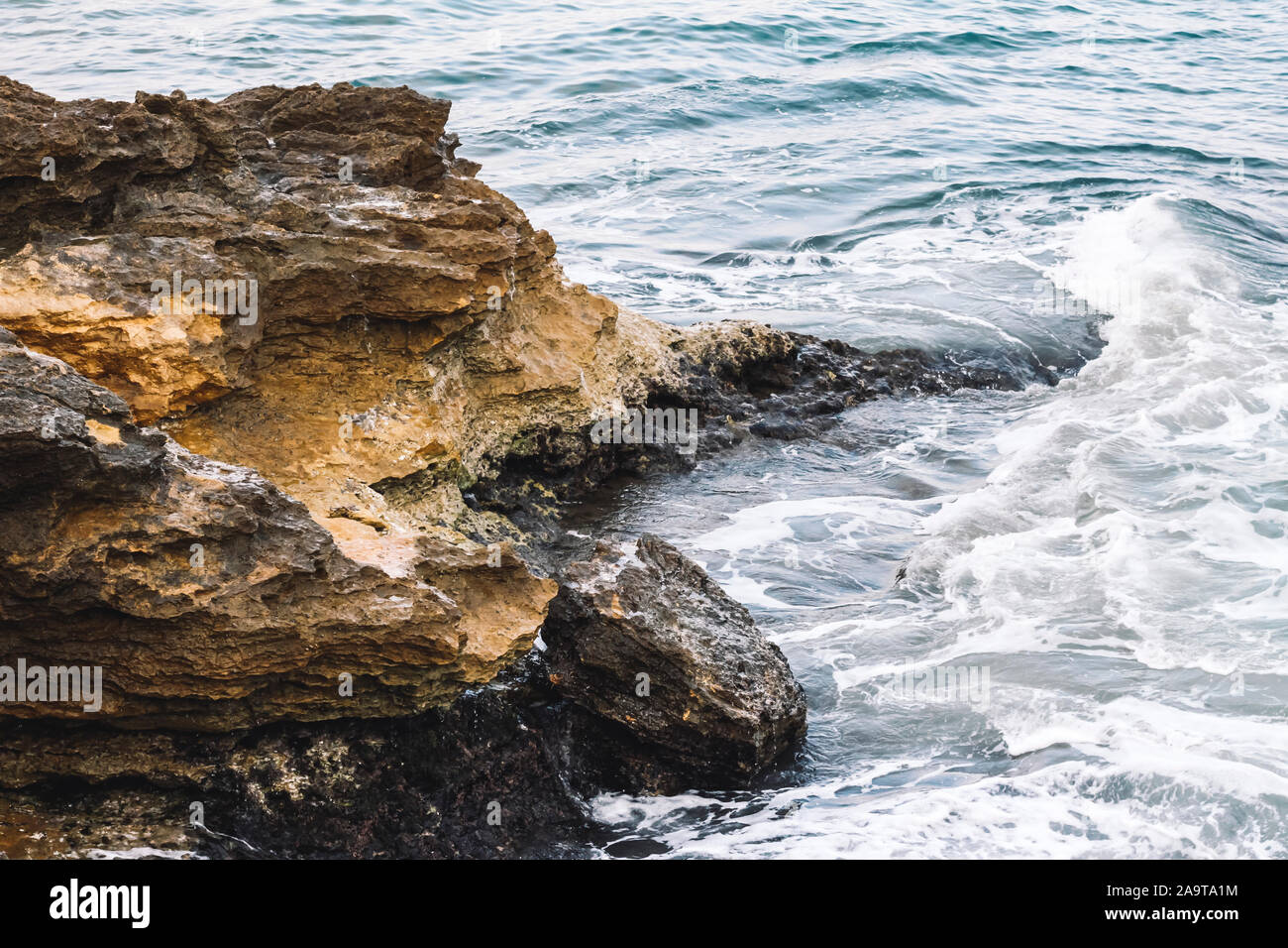 Clashing waves hi-res stock photography and images - Alamy