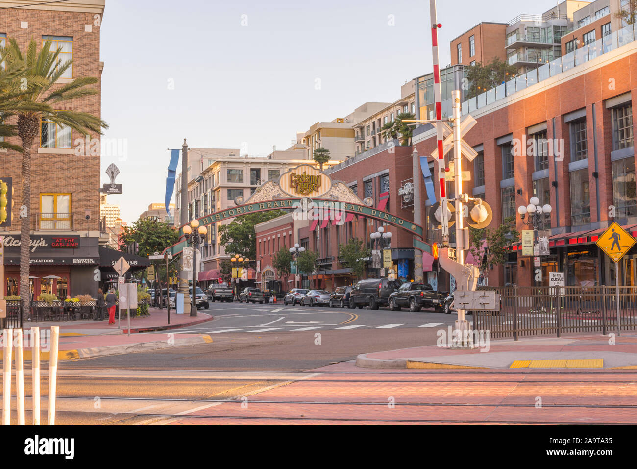 Skyscraper in gaslamp quarter hi-res stock photography and images - Alamy