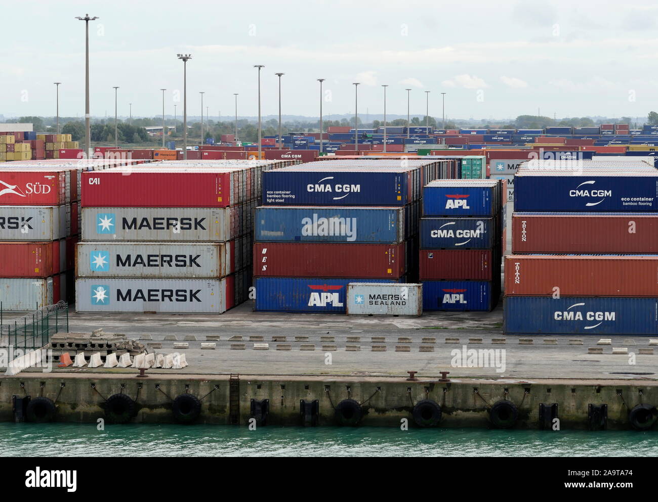 Containerisation port hi-res stock photography and images - Alamy