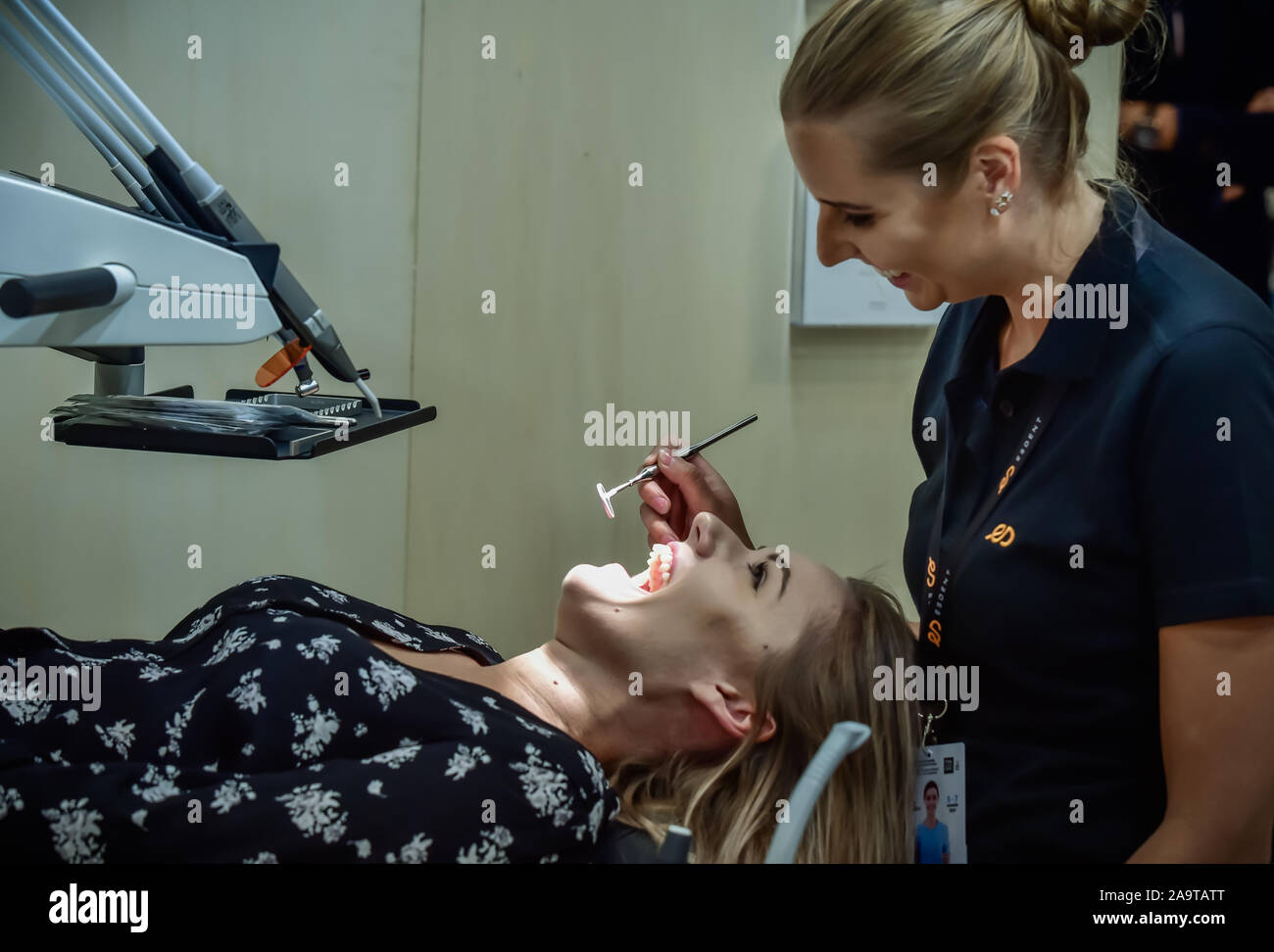 Dental show hi-res stock photography and images - Alamy