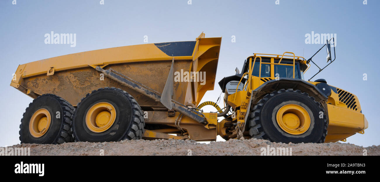 Construction equipment dump truck hi-res stock photography and images ...