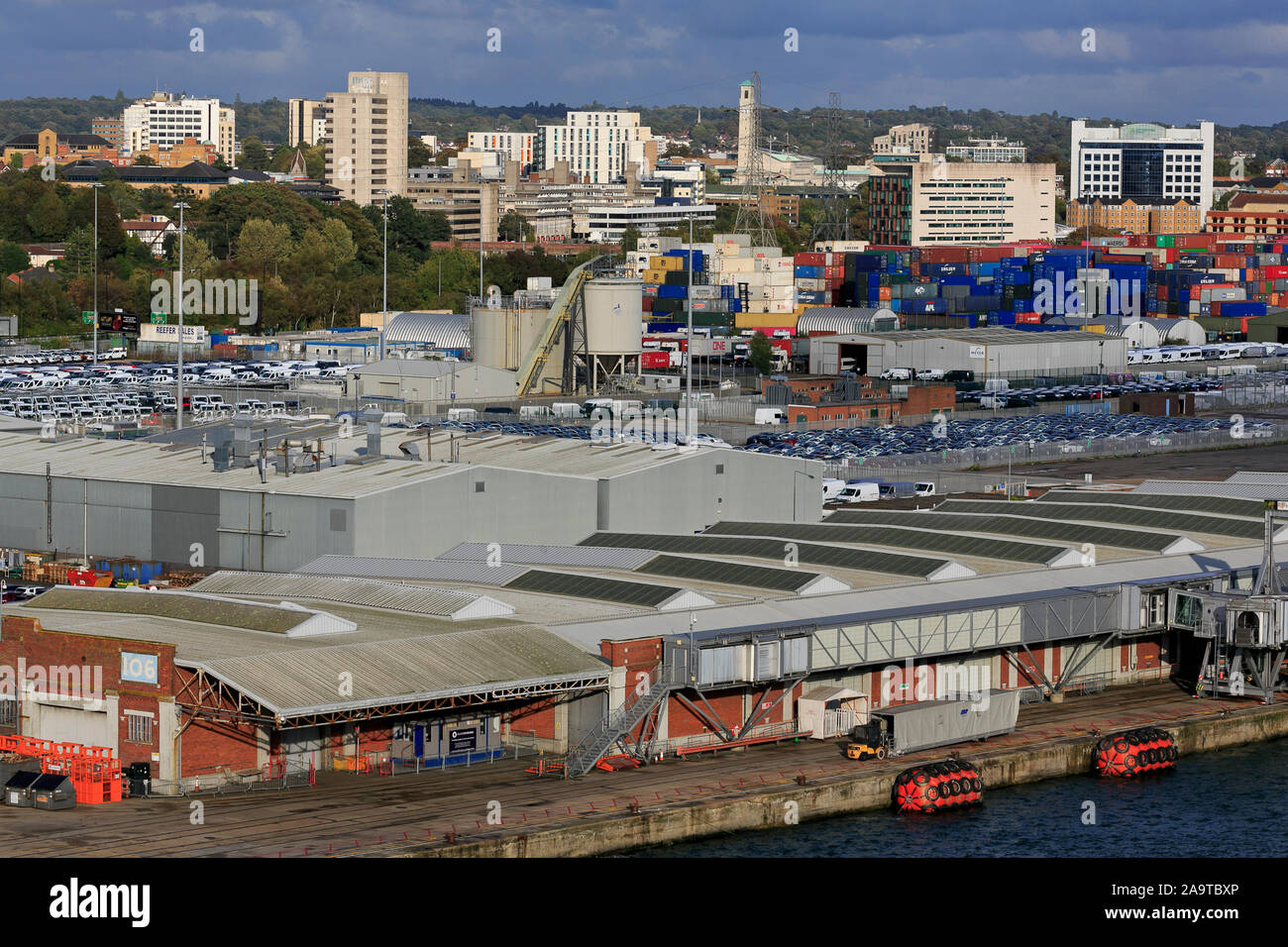 Southampton waterfront hi-res stock photography and images - Alamy