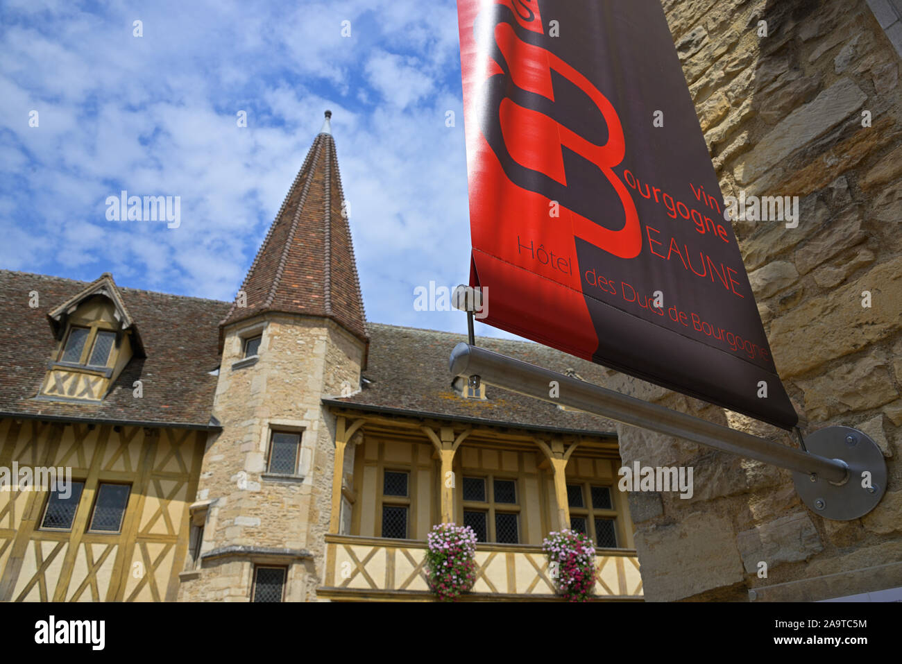 Tourism sightseeing winemaker wine growing hi-res stock photography and ...