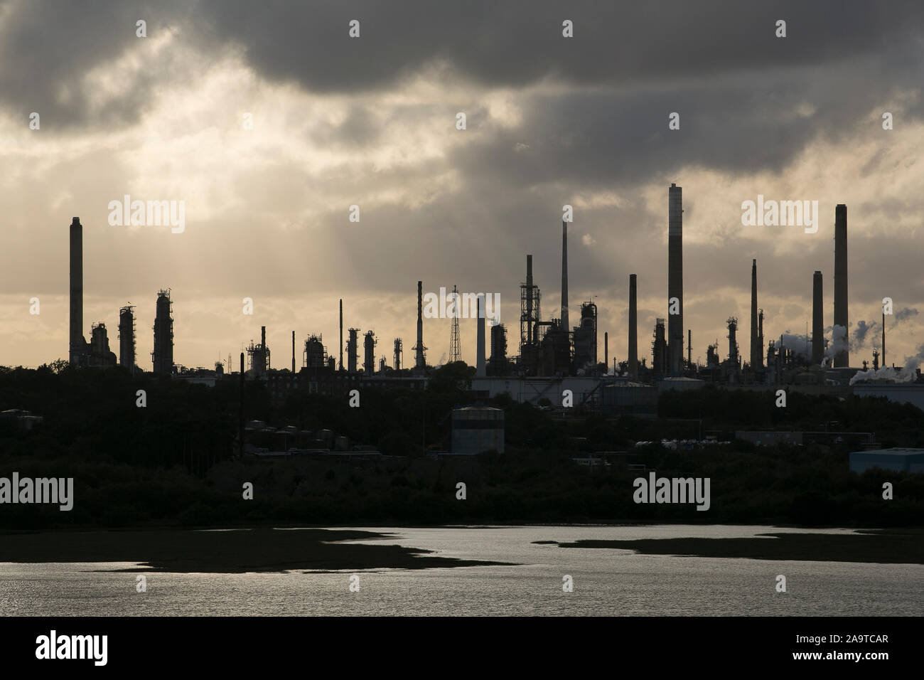 Fawley oil terminal hi-res stock photography and images - Alamy