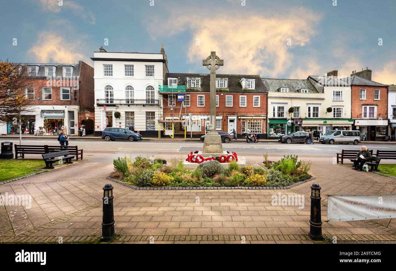 War memorial cross with poppies for remembrance sunday on the High ...