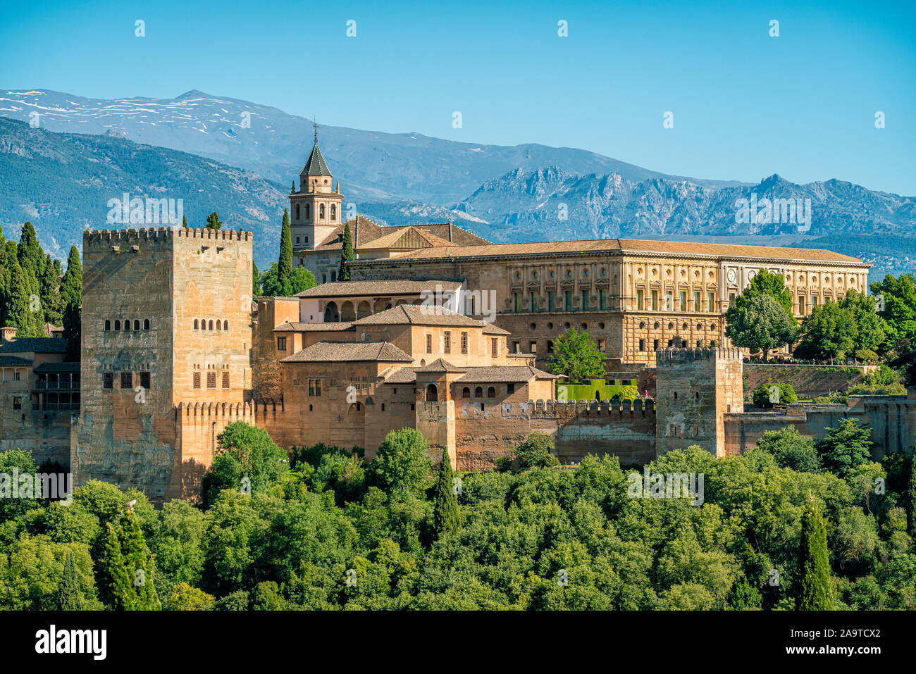 Travel panoramic from mirador san nicolas alhambra hi-res stock ...