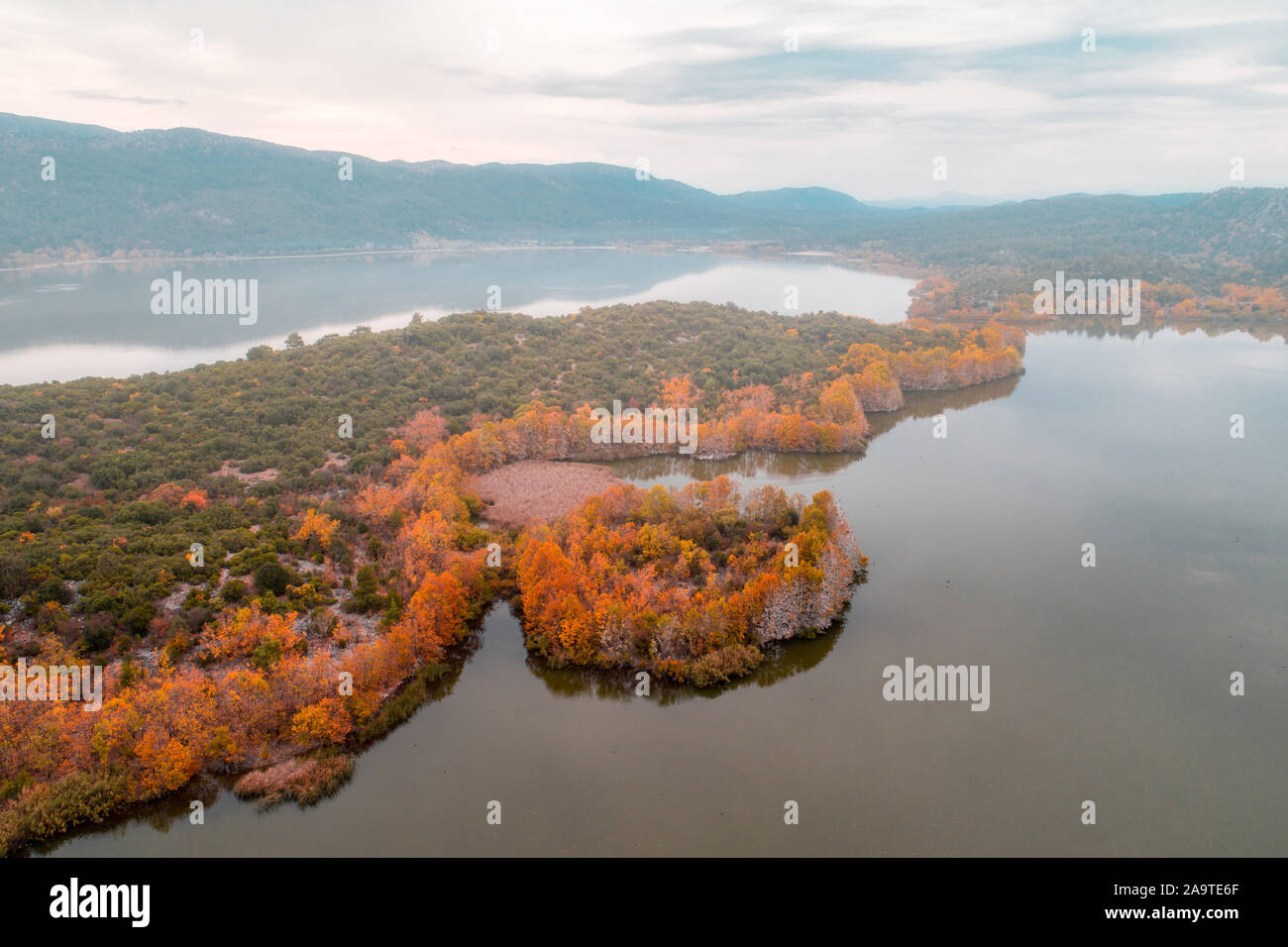 Beautiful lakeside view autumn hi-res stock photography and images - Alamy
