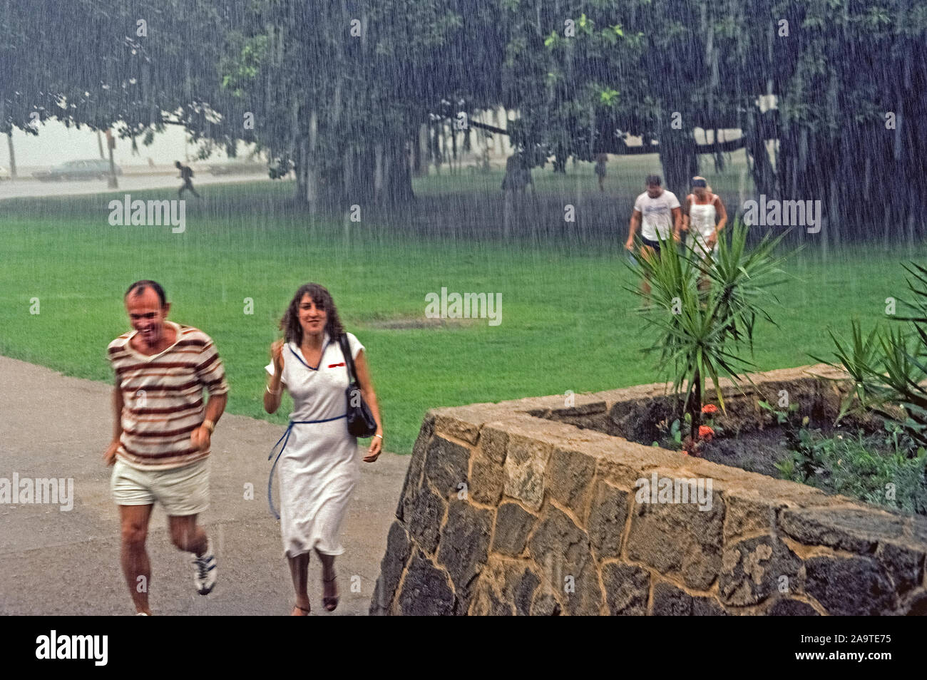 Hawaii rain downpour hi-res stock photography and images - Alamy