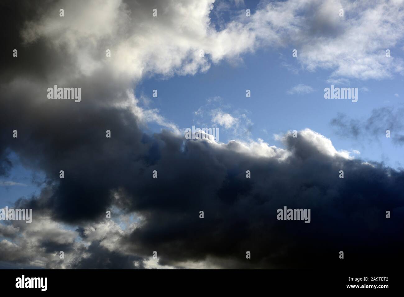 Sky clouds rain coming hi-res stock photography and images - Alamy